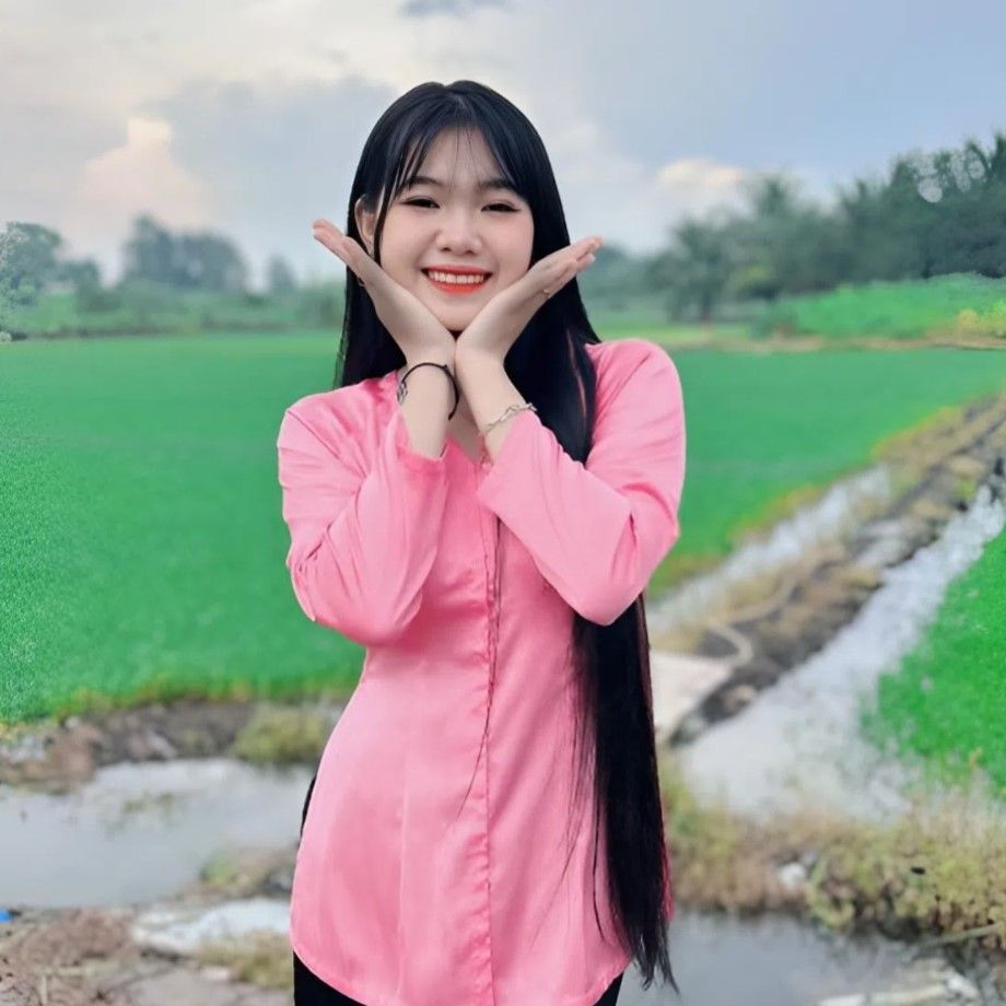 Dương Ái Vy | NhacCuaTui